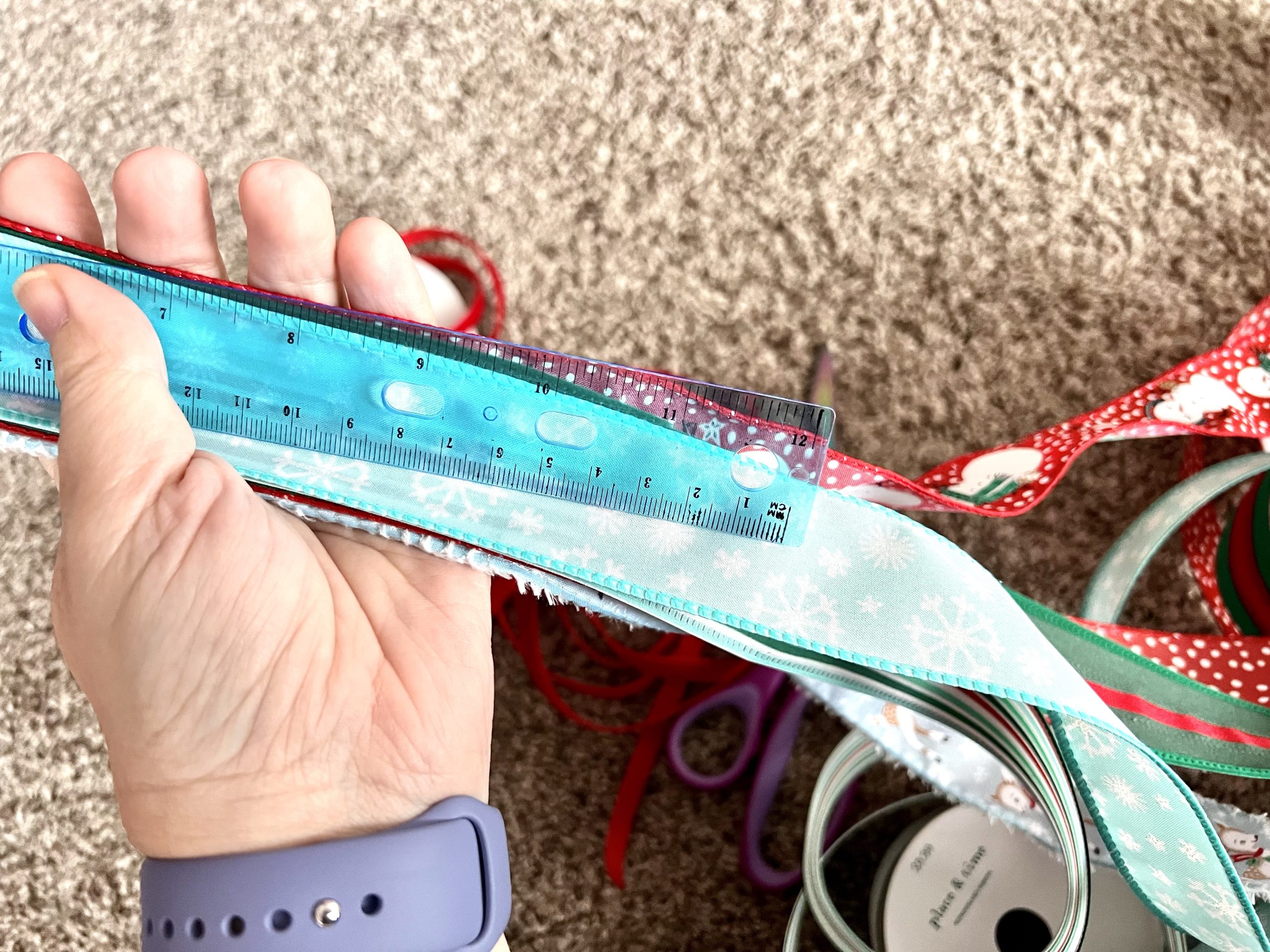 DIY Christmas Ribbon Garland - Katieish