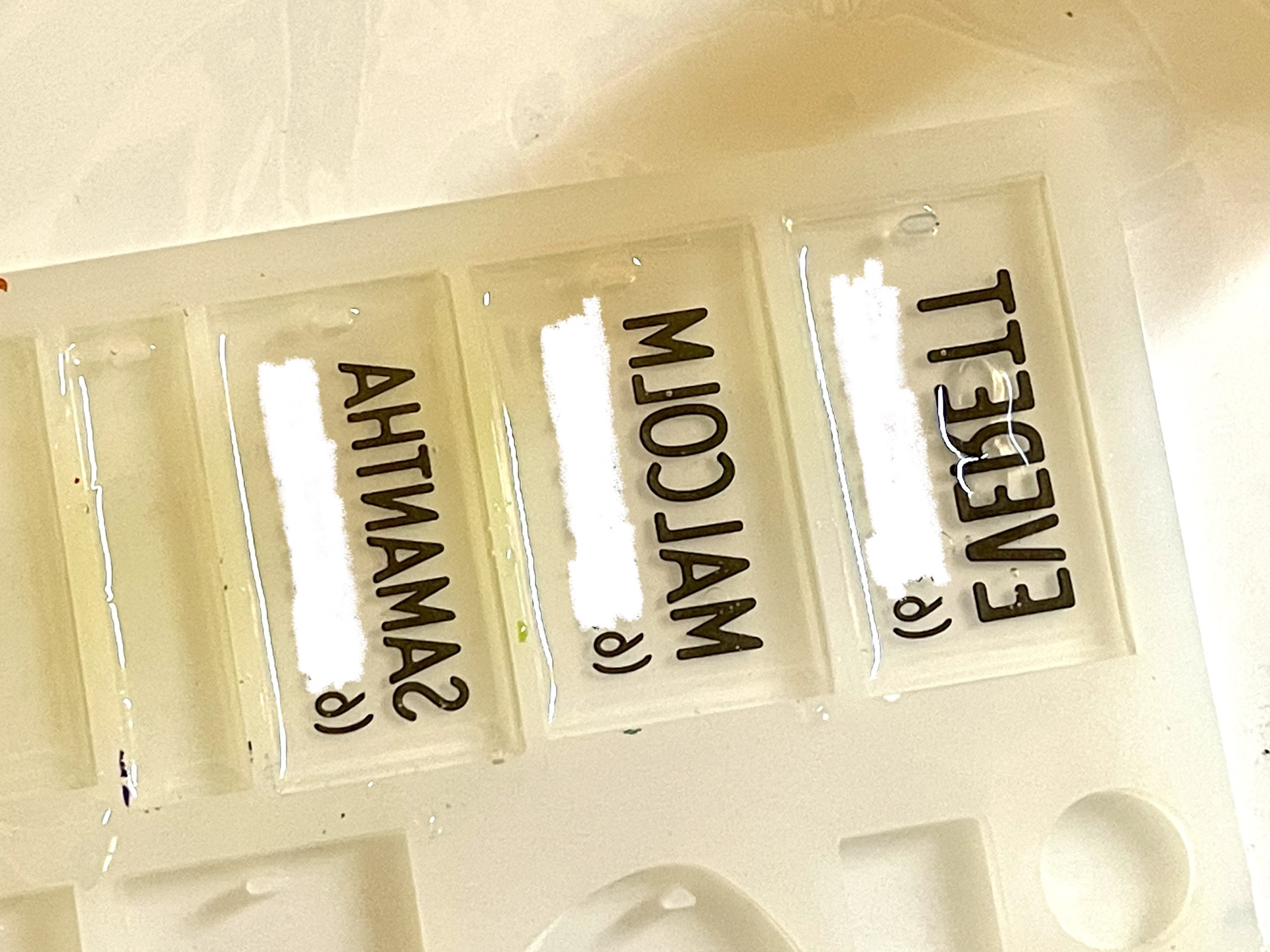 DIY Epoxy Resin Keychain/Bag Tag - Katieish